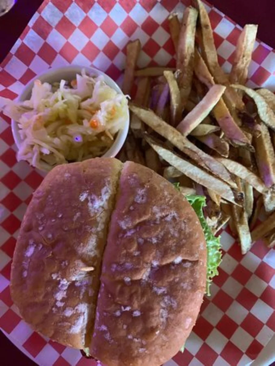 Mcgregor Tavern & Eats Reservation | McGregor, Ontario | Bar | AutoReserve