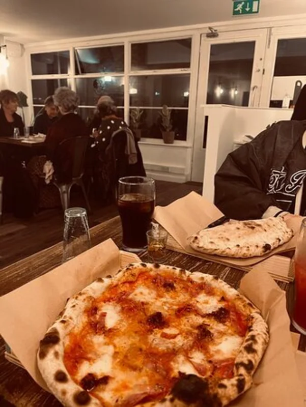 Tondo Pizza Wapping Reservation | London, England | Italian | AutoReserve