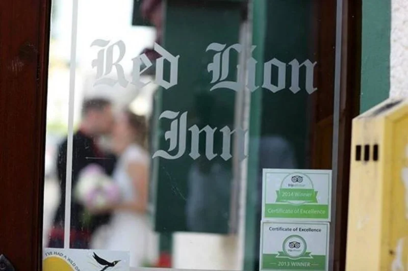 The Red Lion Inn Reservation | Culross, Scotland | Bar | AutoReserve