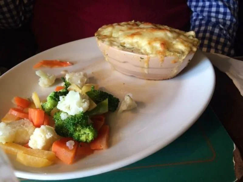 The Red Lion Inn Reservation | Culross, Scotland | Bar | AutoReserve