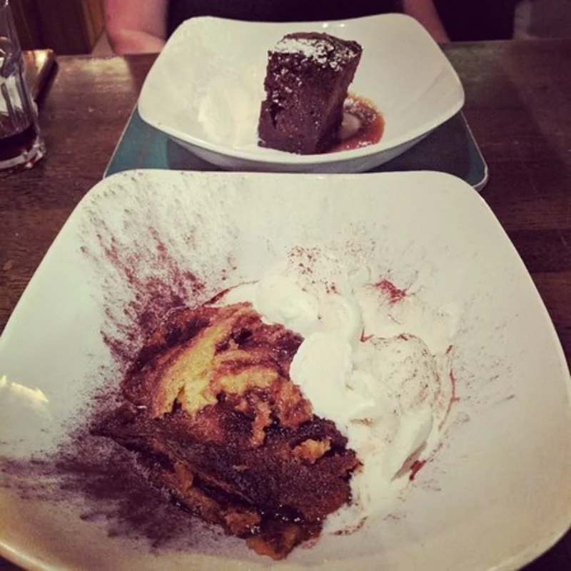 The Red Lion Inn Reservation | Culross, Scotland | Bar | AutoReserve