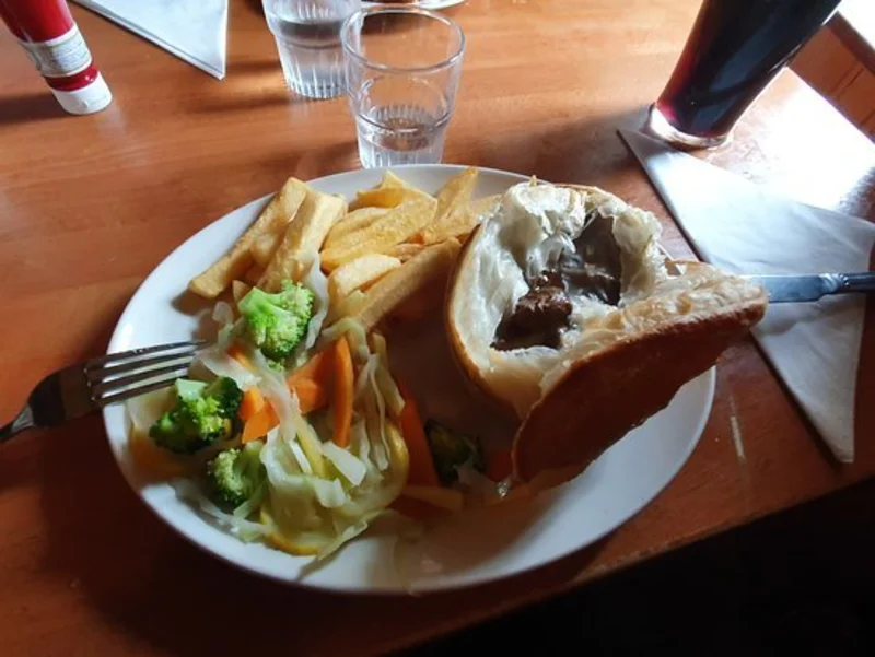 The Red Lion Inn Reservation | Culross, Scotland | Bar | AutoReserve