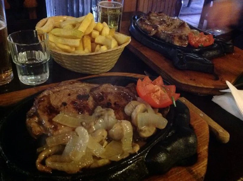 The Red Lion Inn Reservation | Culross, Scotland | Bar | AutoReserve