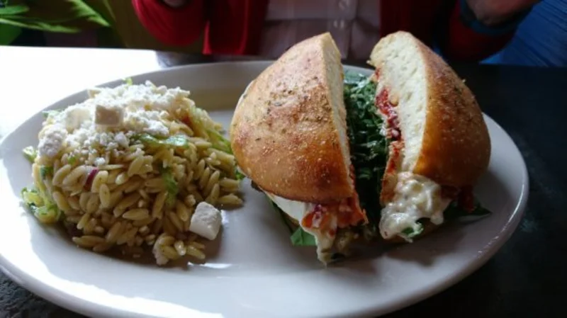 Island Pub Reservation | Juneau, Alaska | Pizza | AutoReserve
